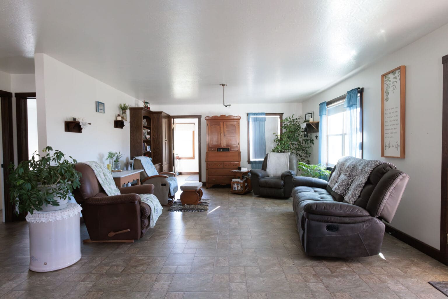 Absolute Yoder Real Estate & Chattel Auction - Northwood Auctions